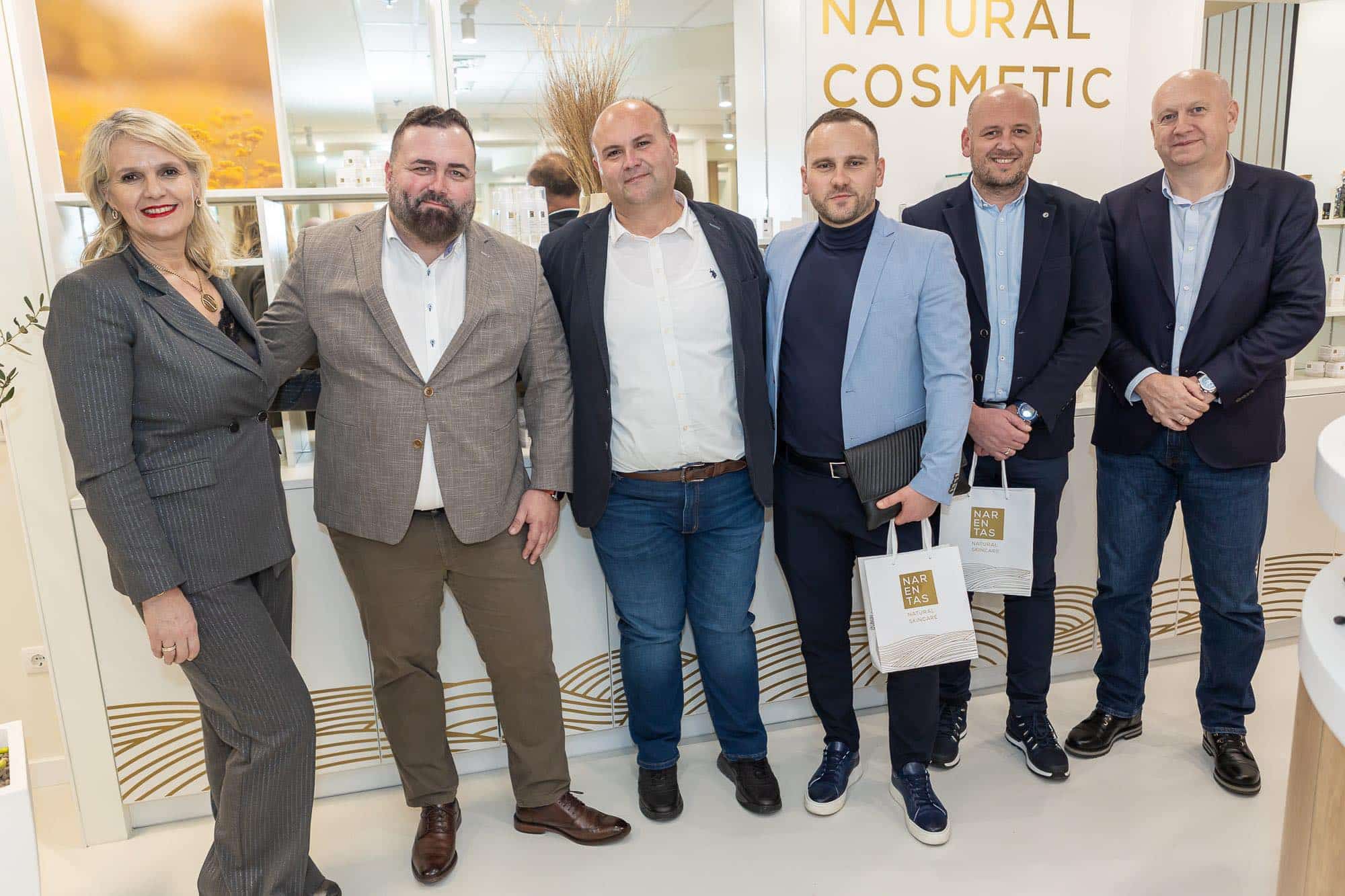 ADMIR RAHIMIĆ OTVORIO BIZNIS NA AERODROMU: Bosanci i Hercegovci ...