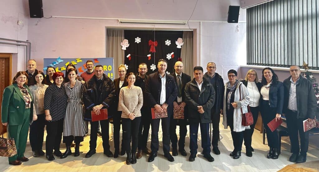 U OŠ „Vitez“ upriličeno predstavljanje i promocija Priručnika o ...